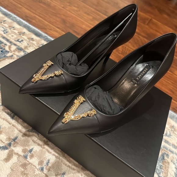 Versace | Shoes | Versace Virtus Pumps Size 38 Black And Gold | Poshmark